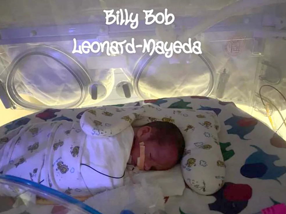 Nos EUA, policiais são surpreendidos com mulher em trabalho de parto de ...