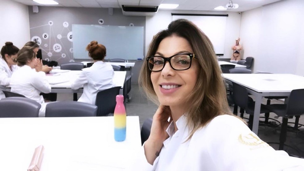 Sheila Mello começa faculdade de psicologia: 'Desafio'
