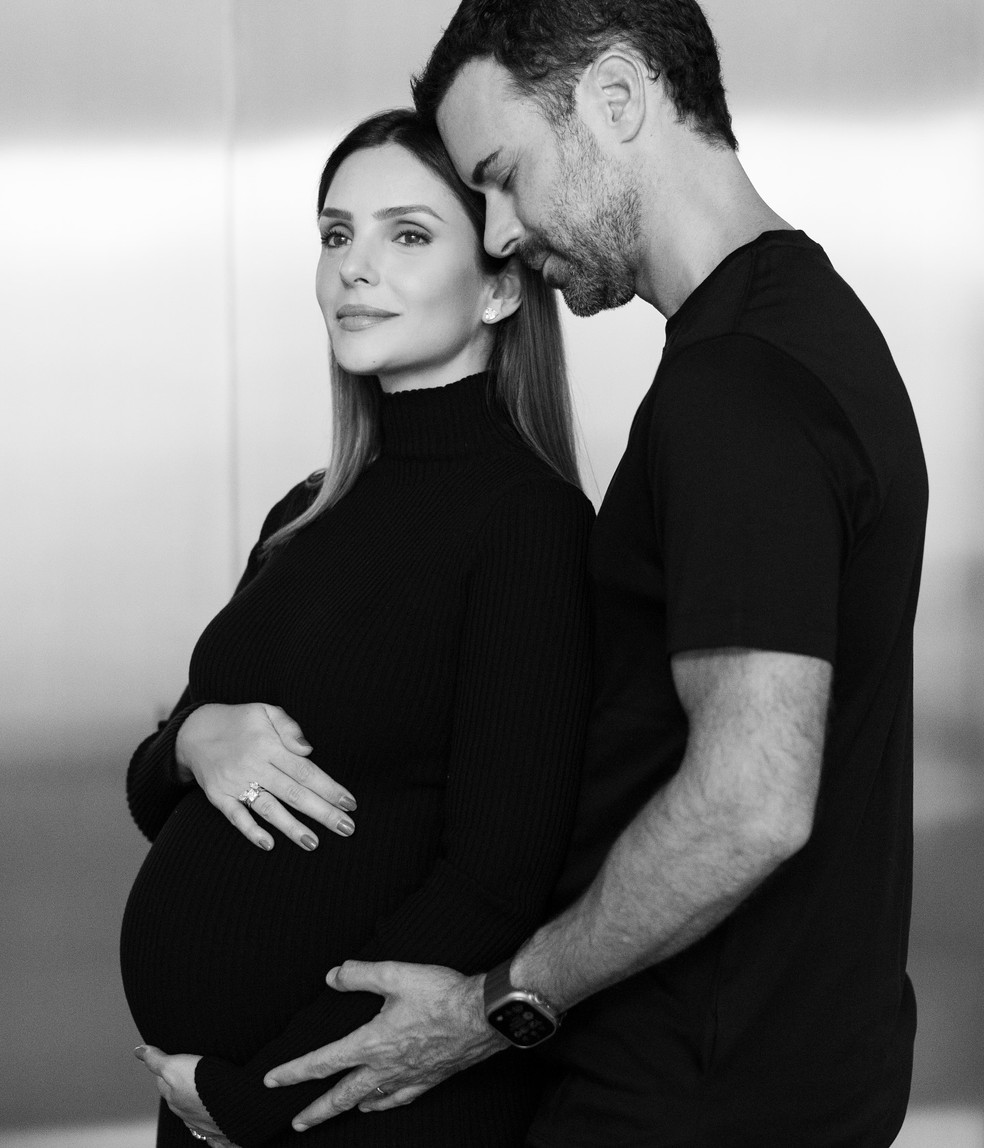 Carol Celico se declara para marido em nova publicação: 