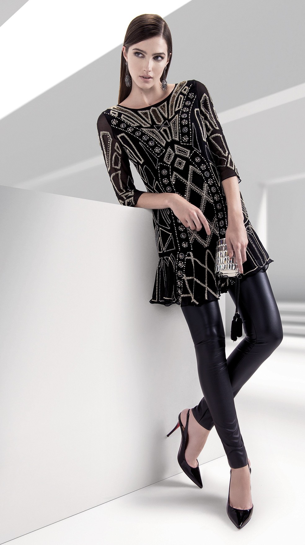 Túnicas voltam ao closet em looks que vão do trabalho à noitada