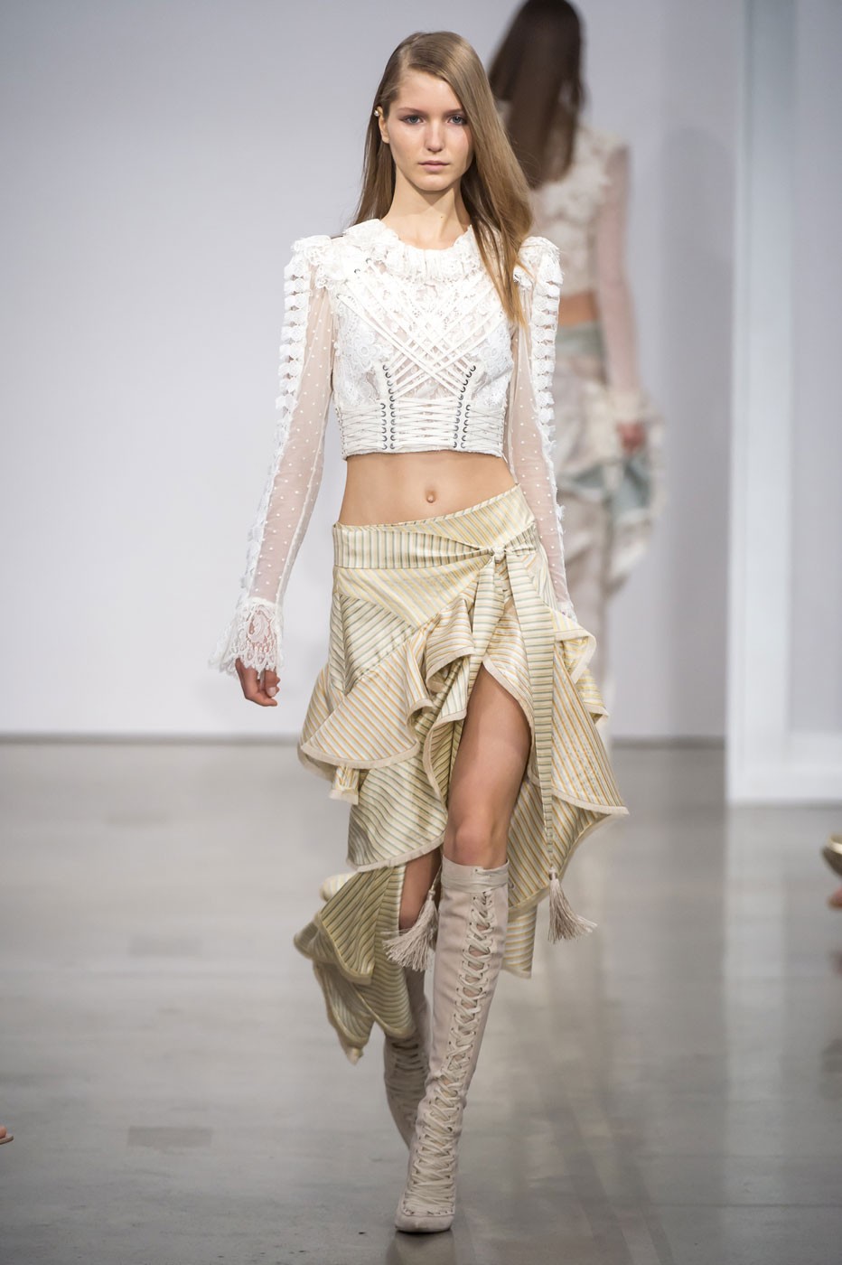 Zimmermann atualiza o boho com alfaiataria