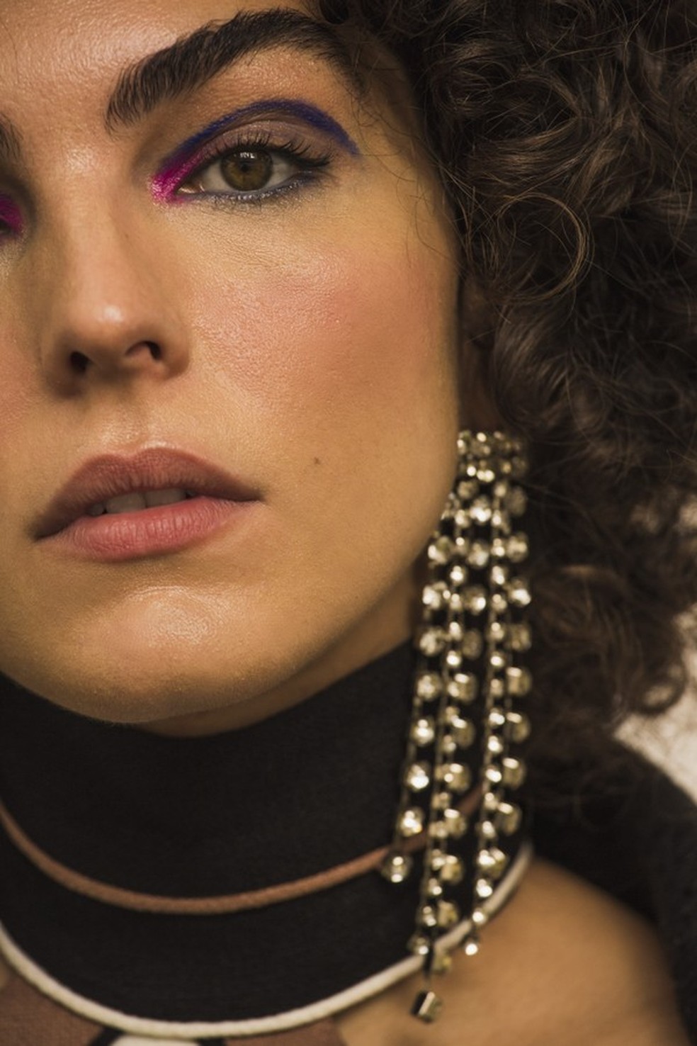 Julia Konrad fala sobre amor: 'amar a ti mesmo como o próximo'