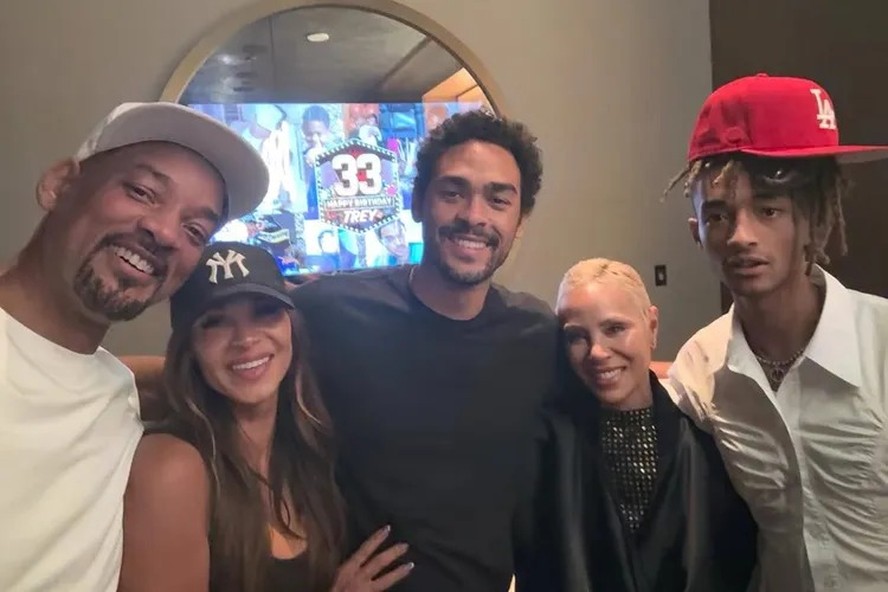 Will Smith reúne família em raro clique para celebrar os 33 anos do filho Trey