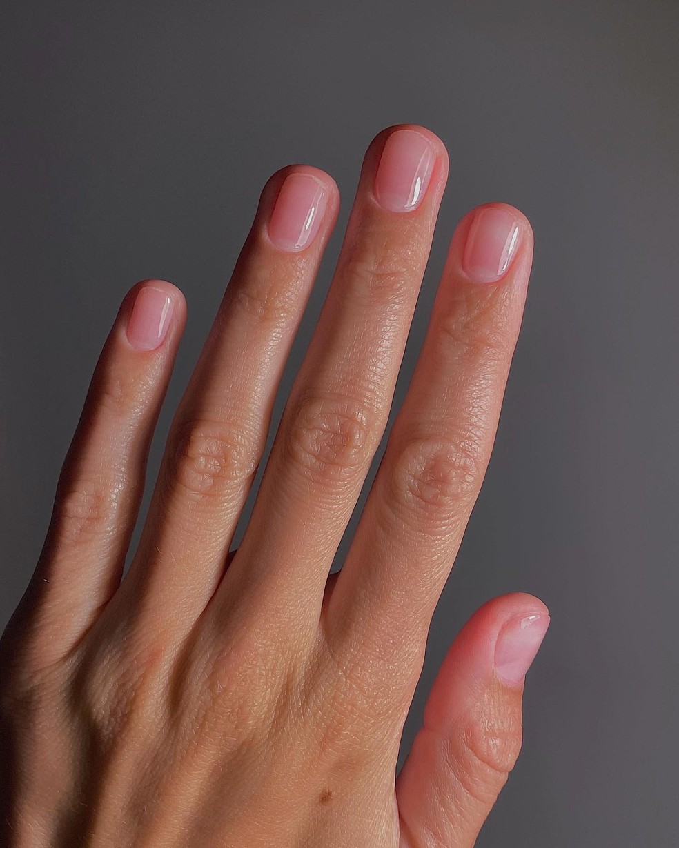 8 cores de unha que vão bombar no outono 2024