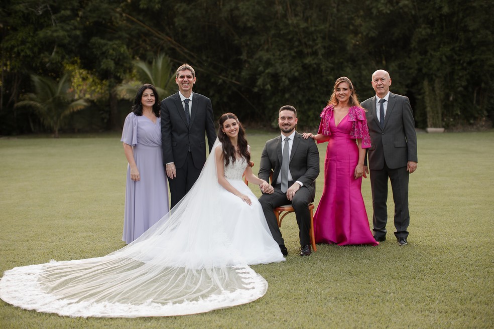 Isabela Souza e Rafael Florenzano se casam em sítio luxuoso no Rio de ...