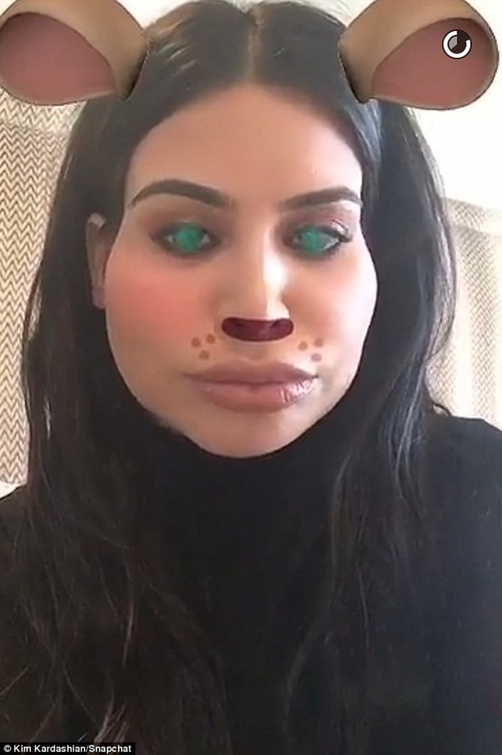 Kim Kardashian só quer saber de brincar com os filtros do Snapchat