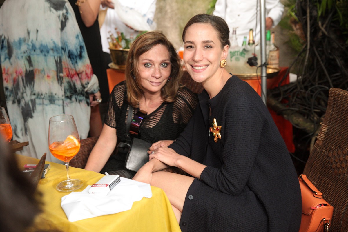 Alexandra Farah celebra novo livro chez Maria Alice Solimene