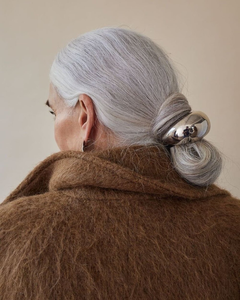 Pony cuff: o elástico de cabelo de metal é o novo acessório tendência ...