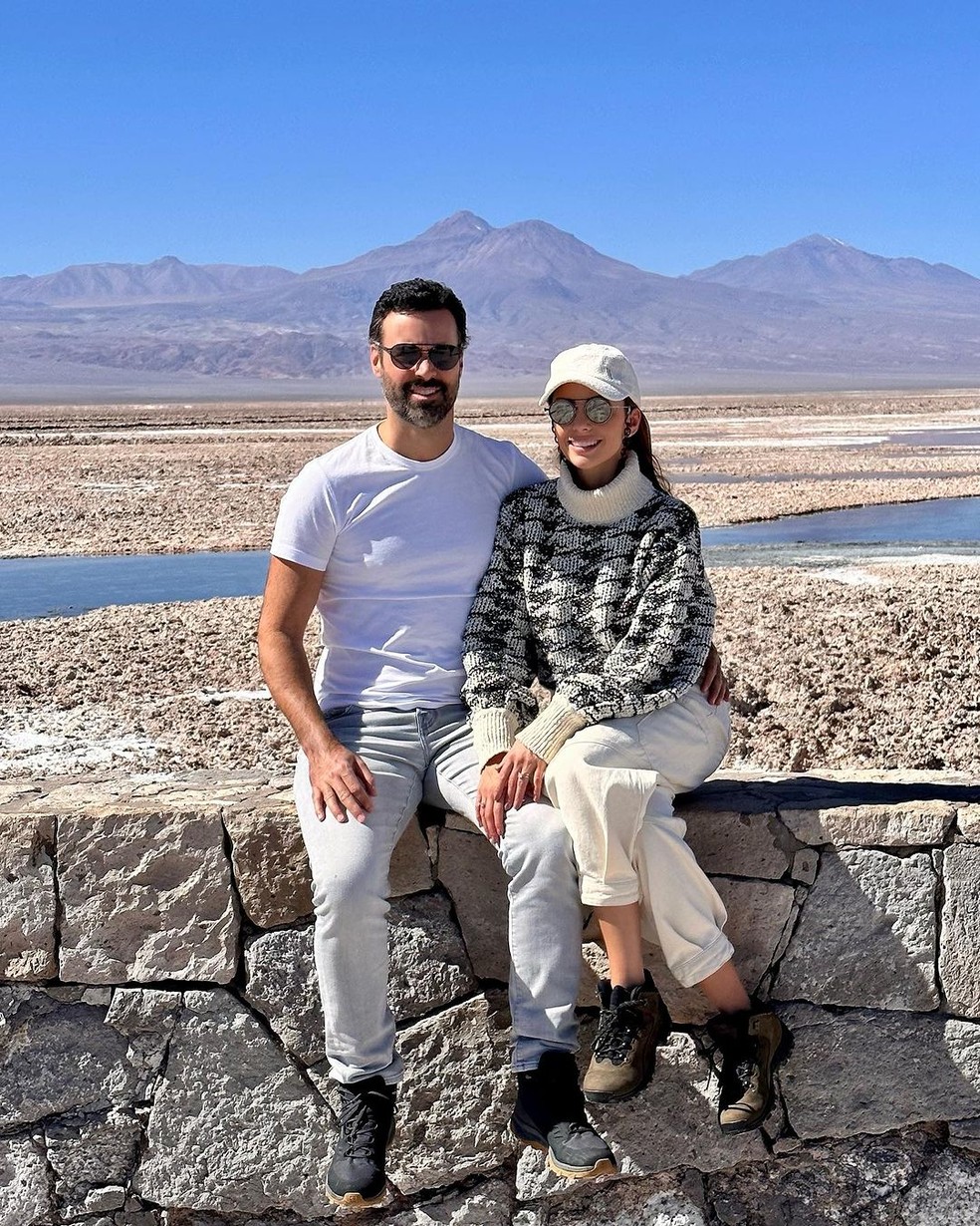 Carol Celico abre álbum de fotos de viagem para Atacama