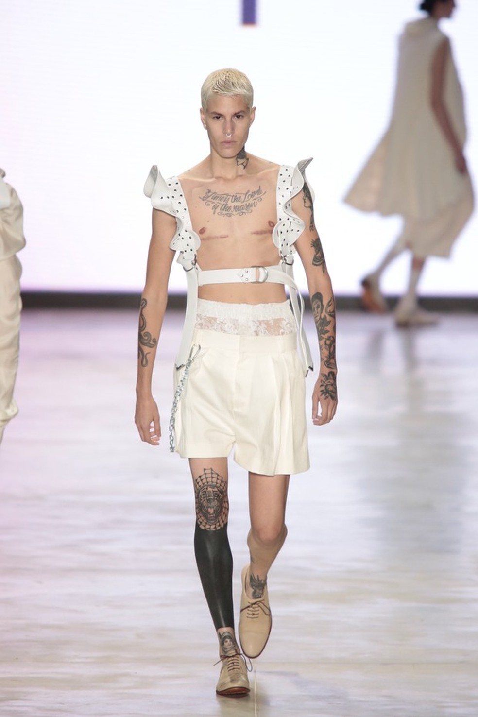 Em sua estreia, Sam Porto é recordista de desfiles no SPFW