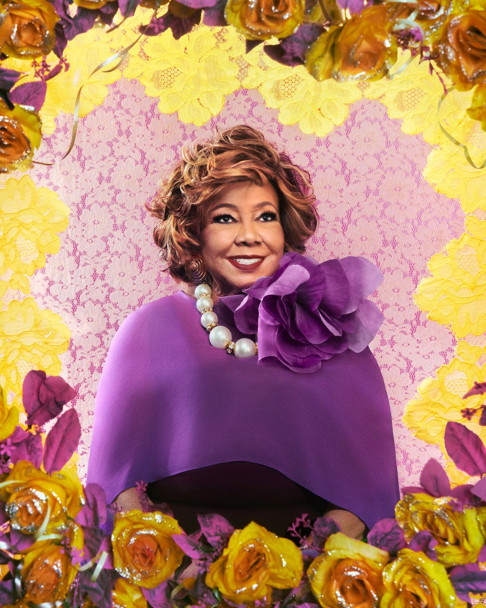 Alcione faz balanço dos 50 anos de carreira em capa da Vogue Brasil ...