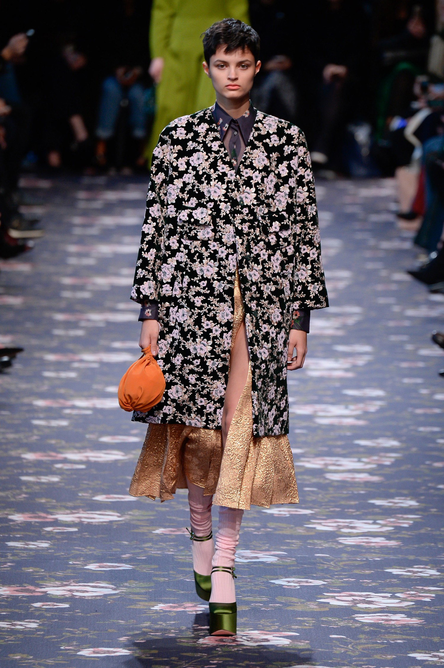 Rochas aposta que o grunge continua em alta