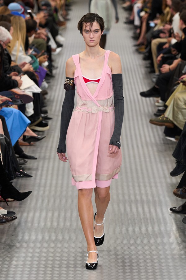 As cores que serão tendência na moda em 2025