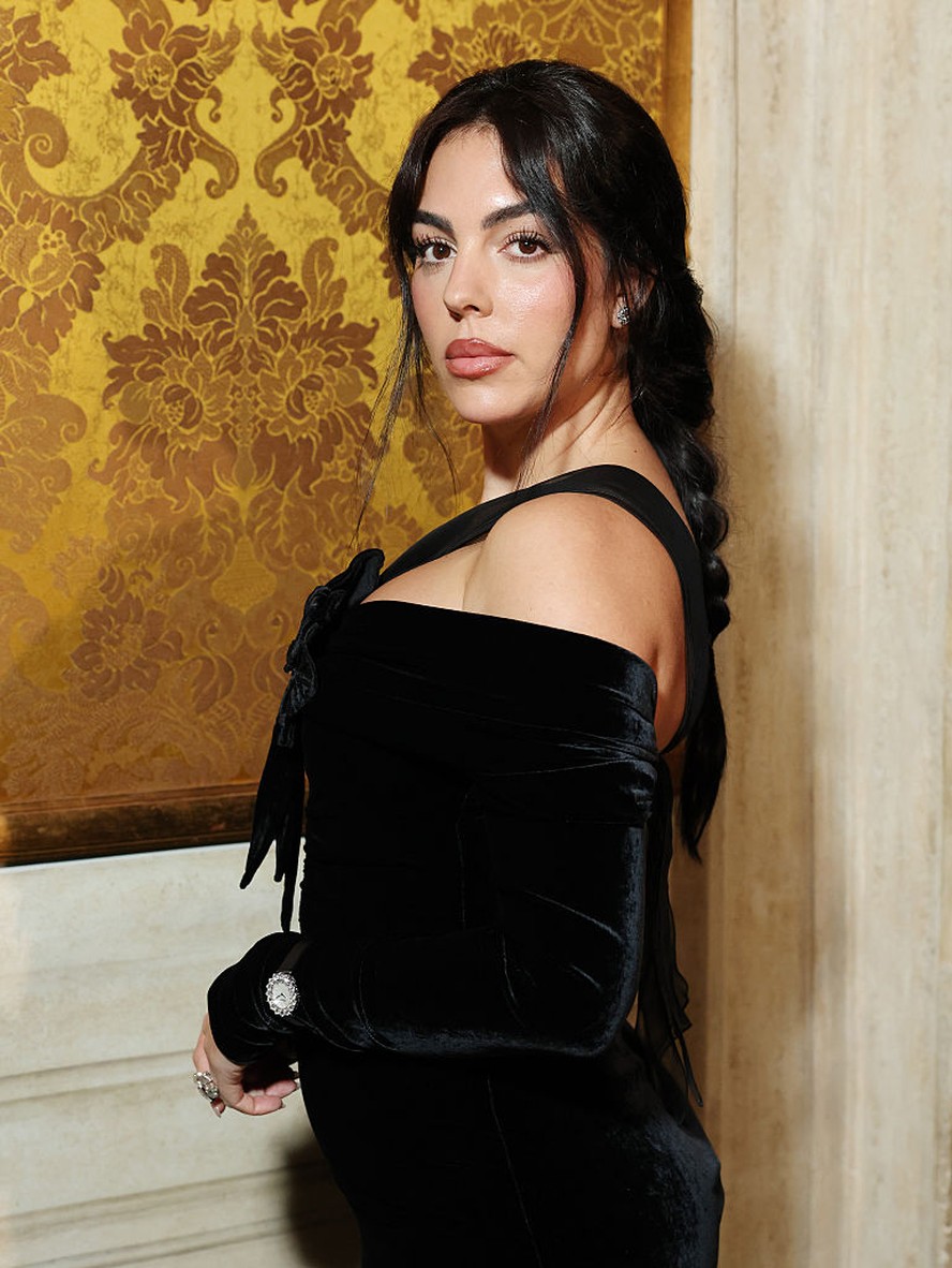 Georgina Rodriguez participa do desfile da Valentino em Roma