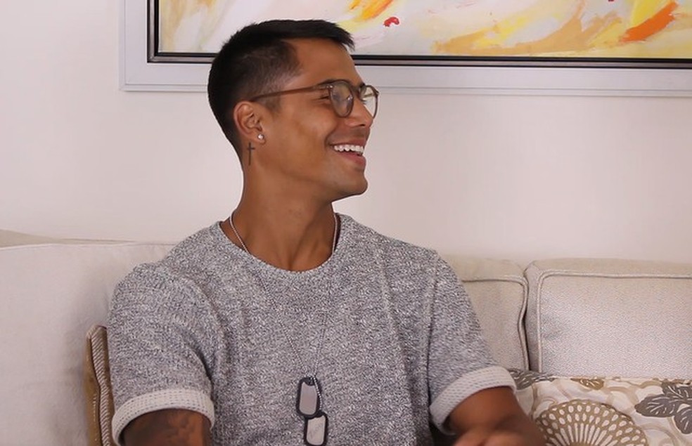 Micael Borges fala sobre família e carreira em sua estreia no Mister V