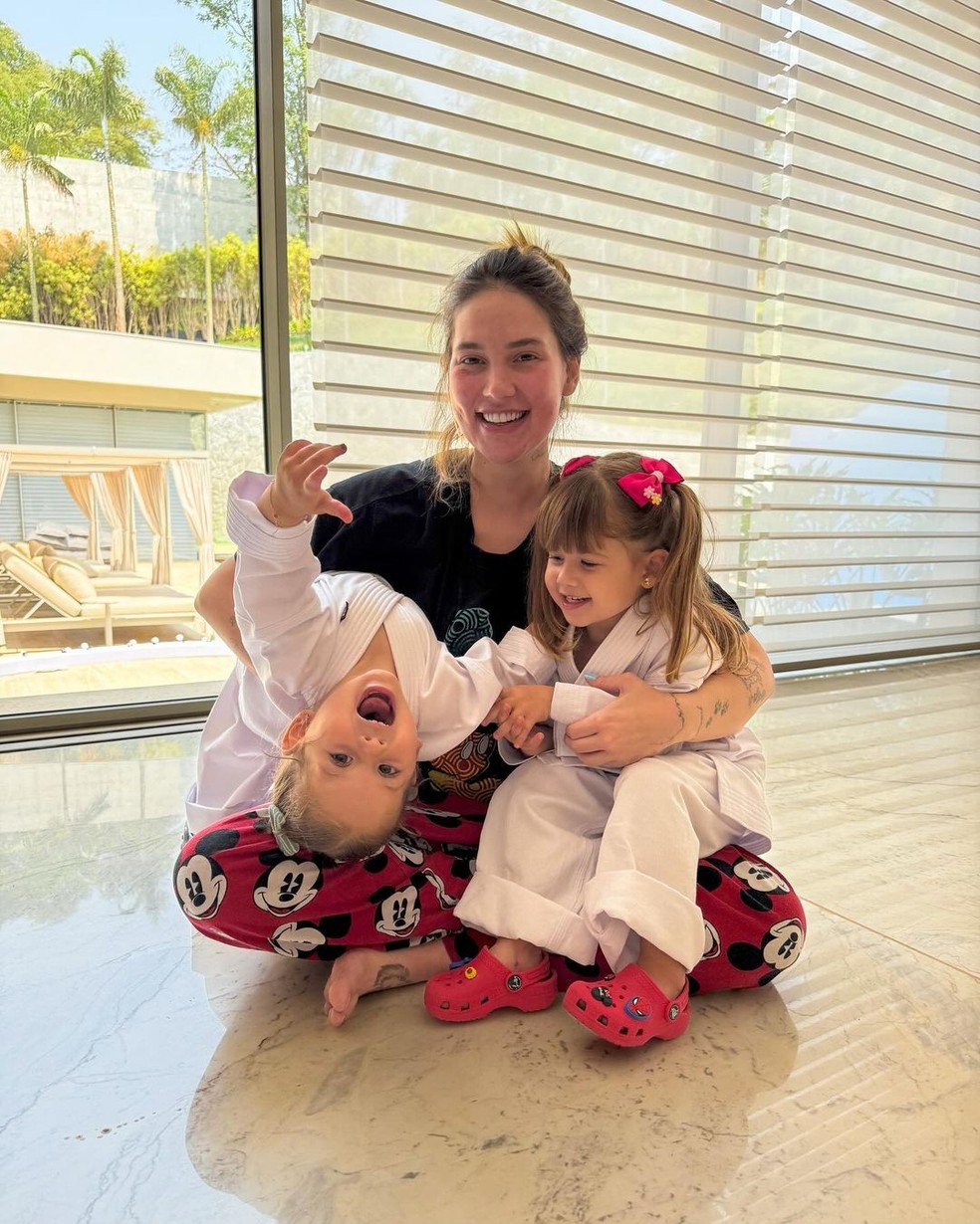 Virginia Fonseca inicia dia com momento fofo ao lado das filhas: 'Fofinhas'