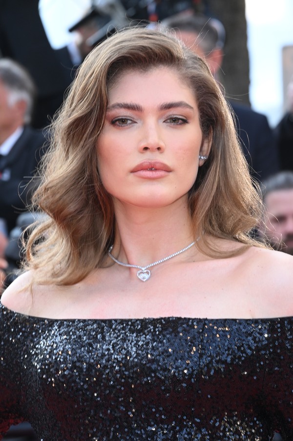 Confira os looks de beleza das brasileiras que brilharam no Festival de ...