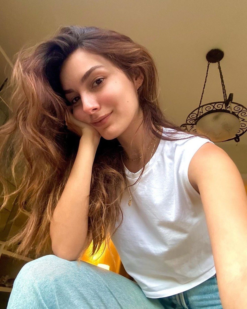 Marina Moschen surge em clique raro com a namorada: 'Amor, sol e chuva ...