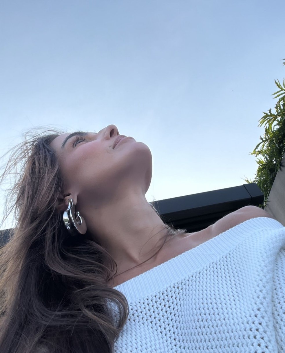 Deborah Secco abre álbum de 'mini férias'