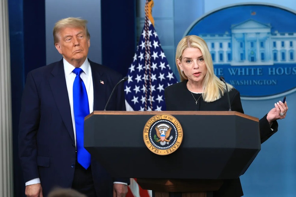 Pam Bondi é dispensada do cargo de Procuradora-Geral após reações ...