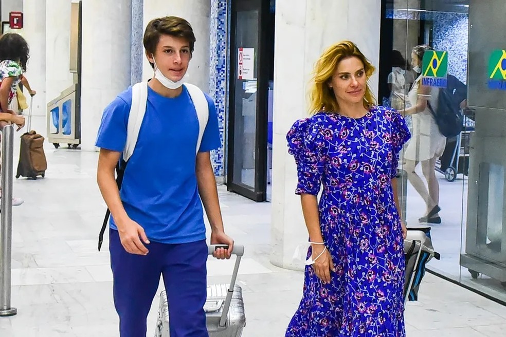 Carolina Dieckmann explica tatuagem para os filhos, Davi e José: 'Não é ...