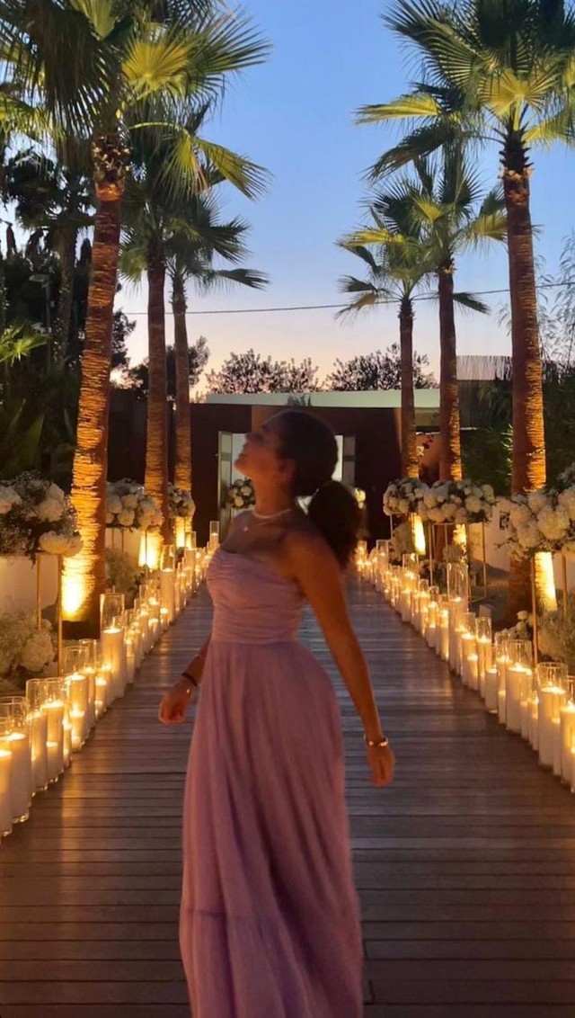 Maria Sophia rouba a cena em casamento de Ronaldo e Celina Locks