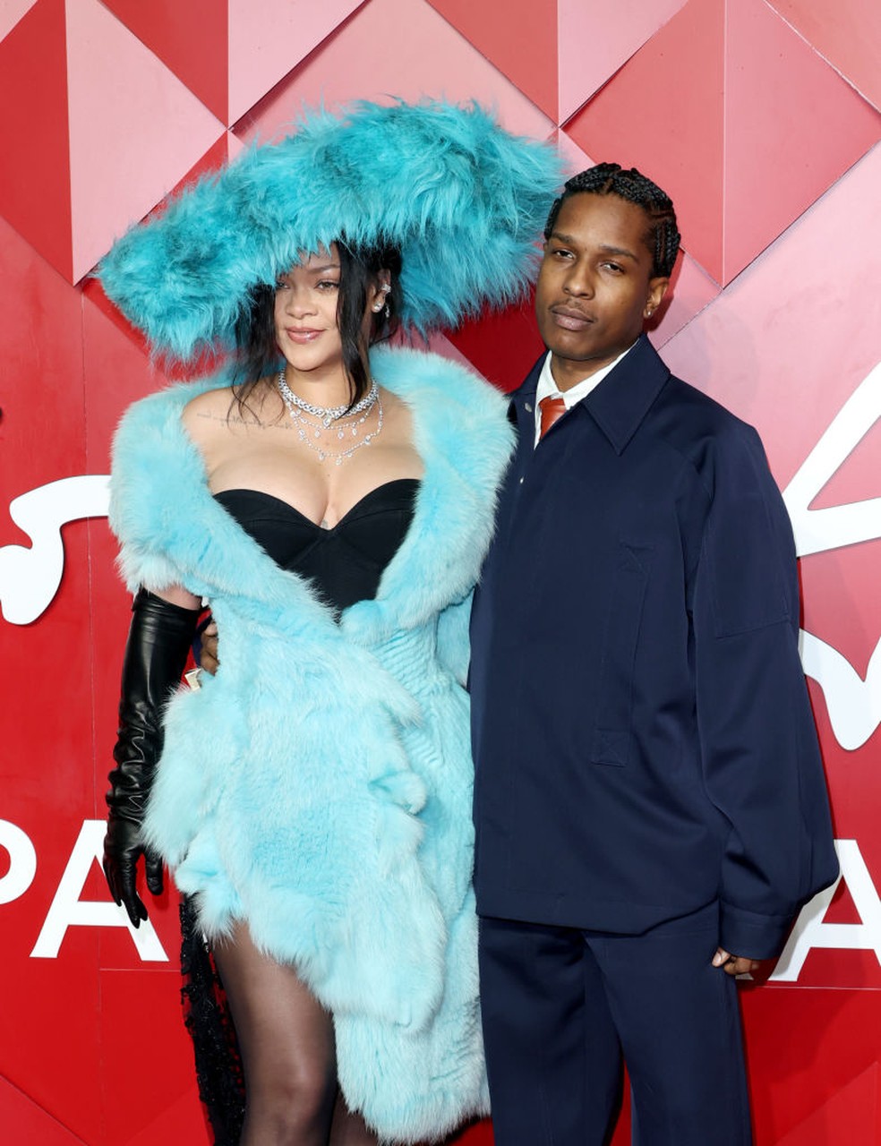 ASAP Rocky e Rihanna roubam a cena no red carpet British Fashion Awards ...