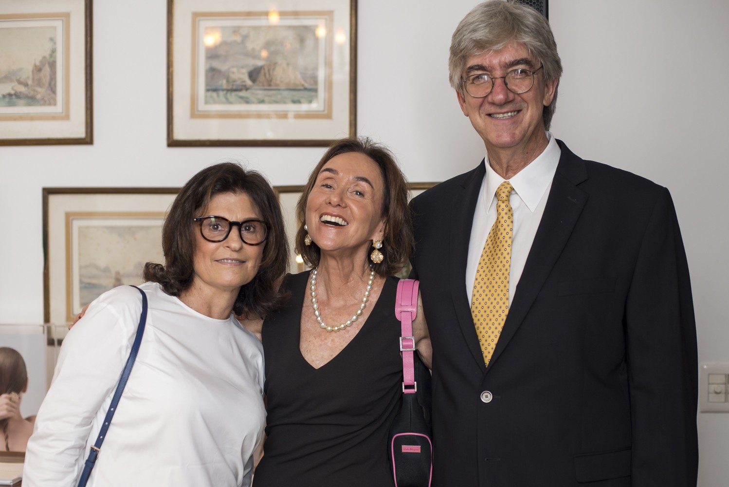 Amsterdam Sauer celebra o anel Constellation na casa de Lenny Niemeyer