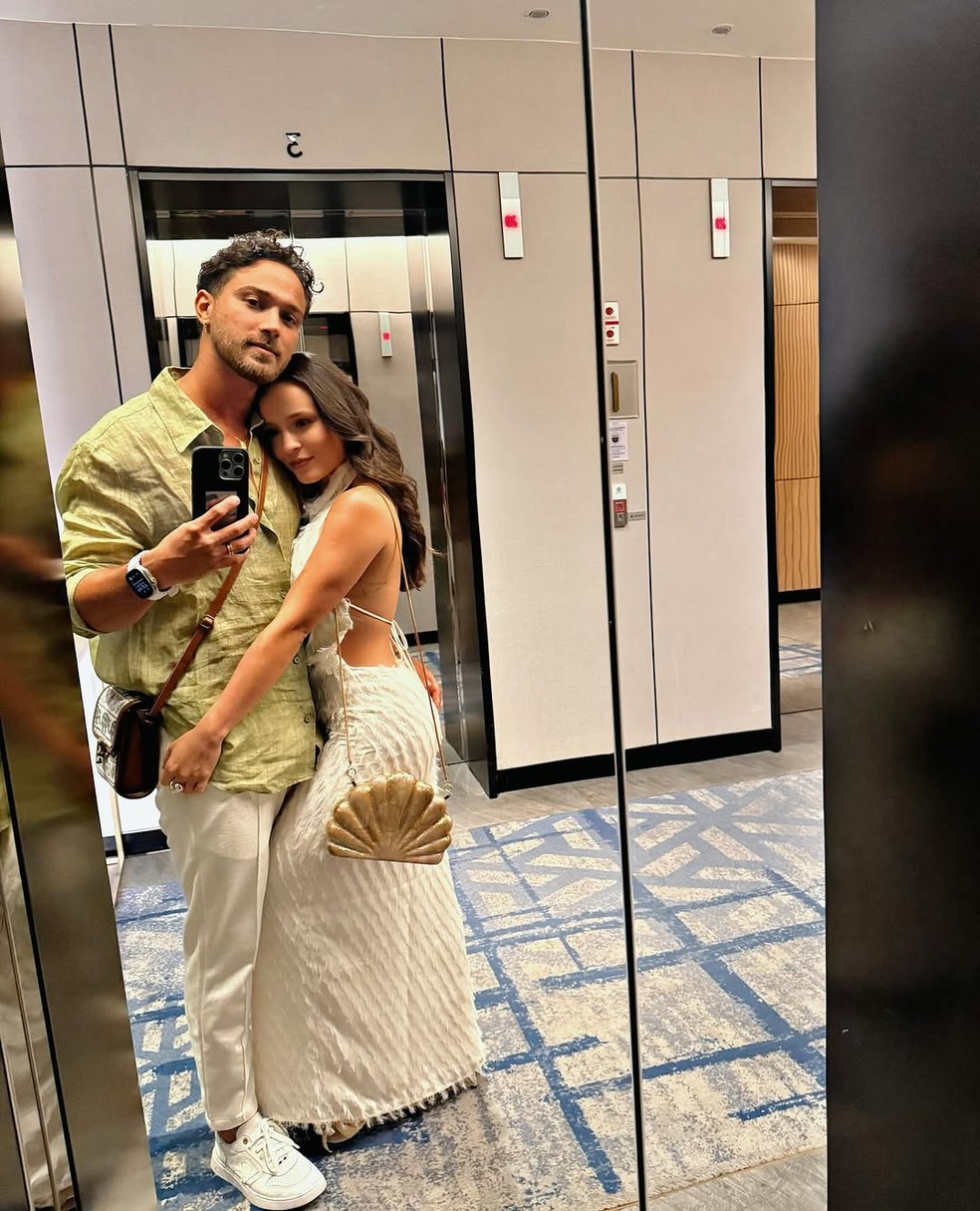 Larissa Manoela rasga elogios para André Luiz Frambach após renovação ...