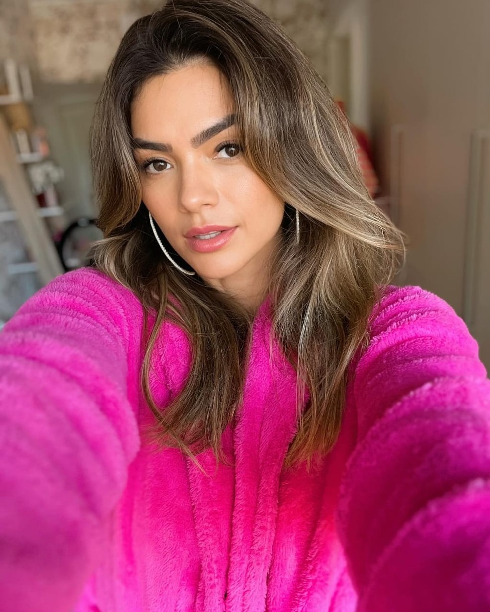 Kelly Key volta a posar com tendência de 'Barbie'