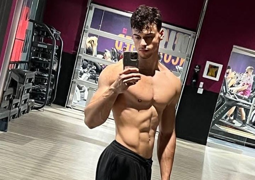 Victor Alexandre impressiona com resultados de rotina fitness