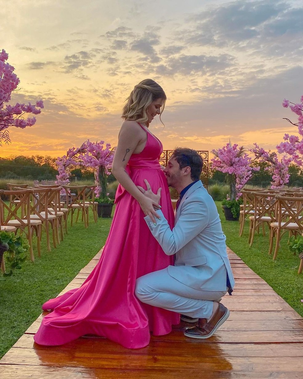 Viih Tube compartilha fotos do casamento da mãe: 'dia perfeito'