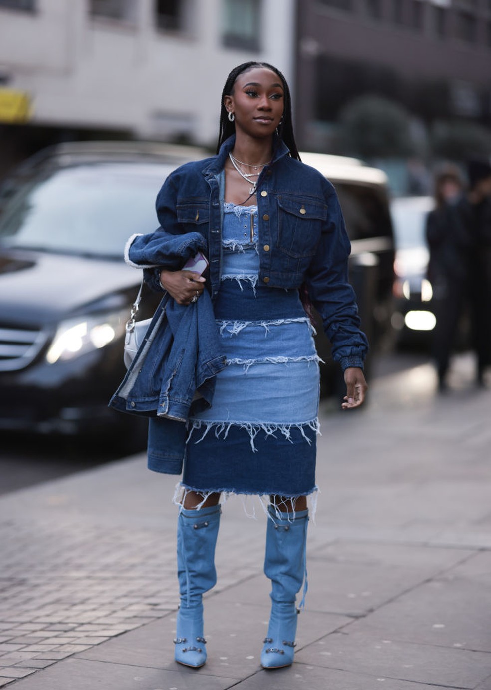 A tendência do look all jeans à la anos 2000 está de volta!