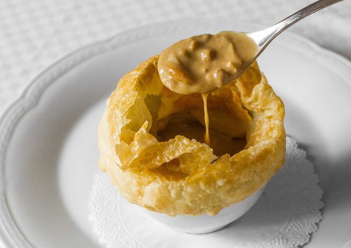 Creme de funghi com massa folhada é pedida sofisticada para o inverno