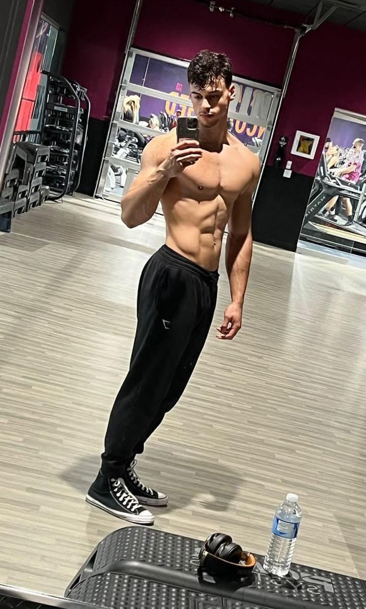 Victor Alexandre impressiona com resultados de rotina fitness
