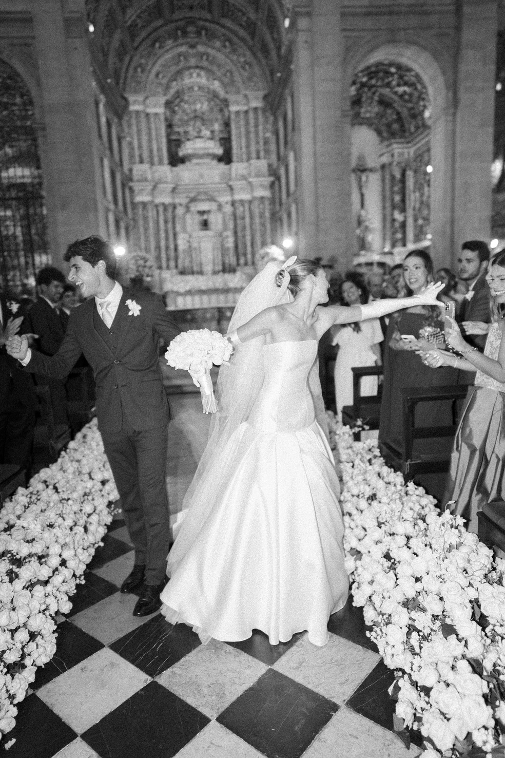 Tudo sobre o vestido de noiva e o casamento da influenciadora Catarina ...