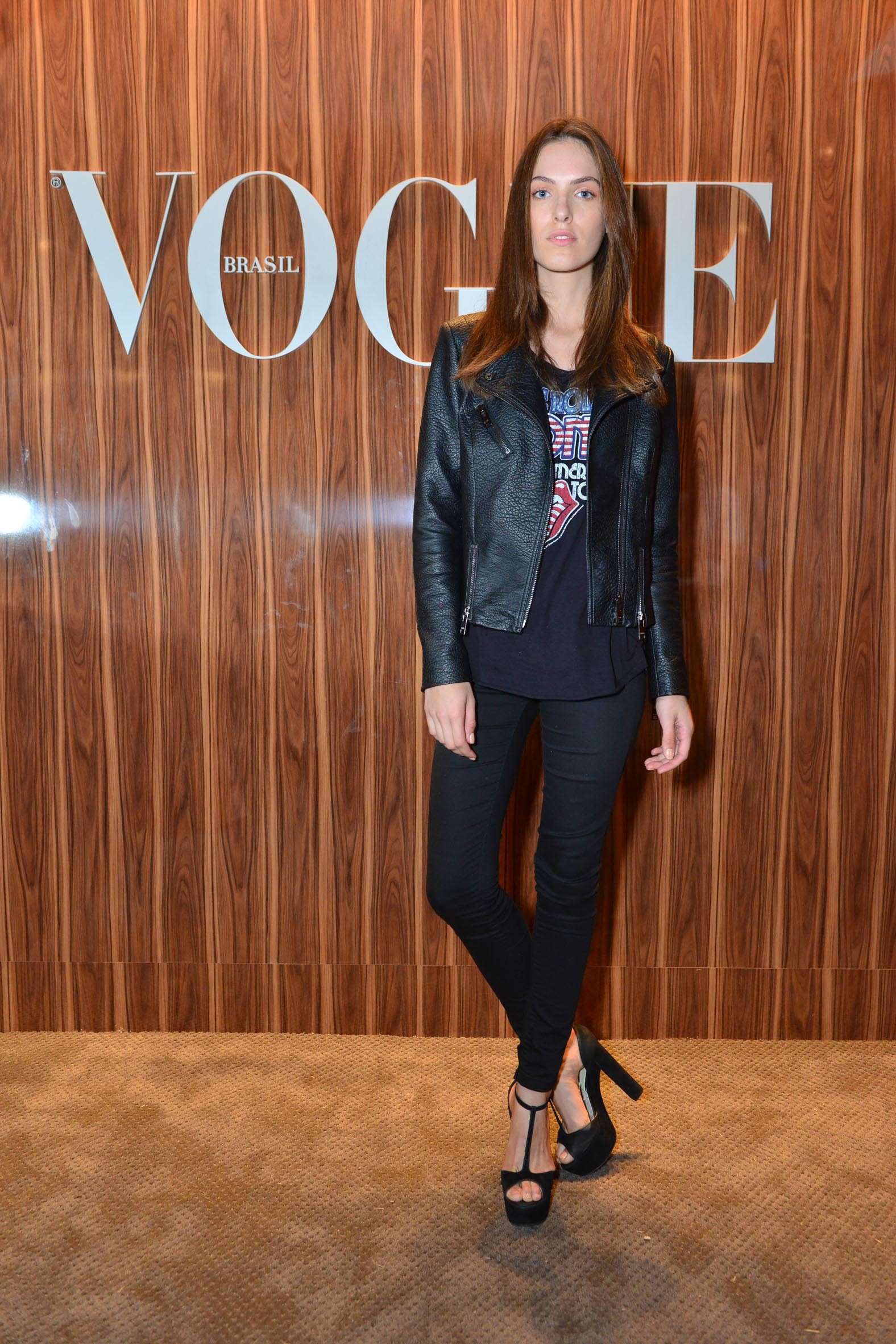 O tráfego de fashionistas foi intenso no dia 4 do lounge da Vogue ...