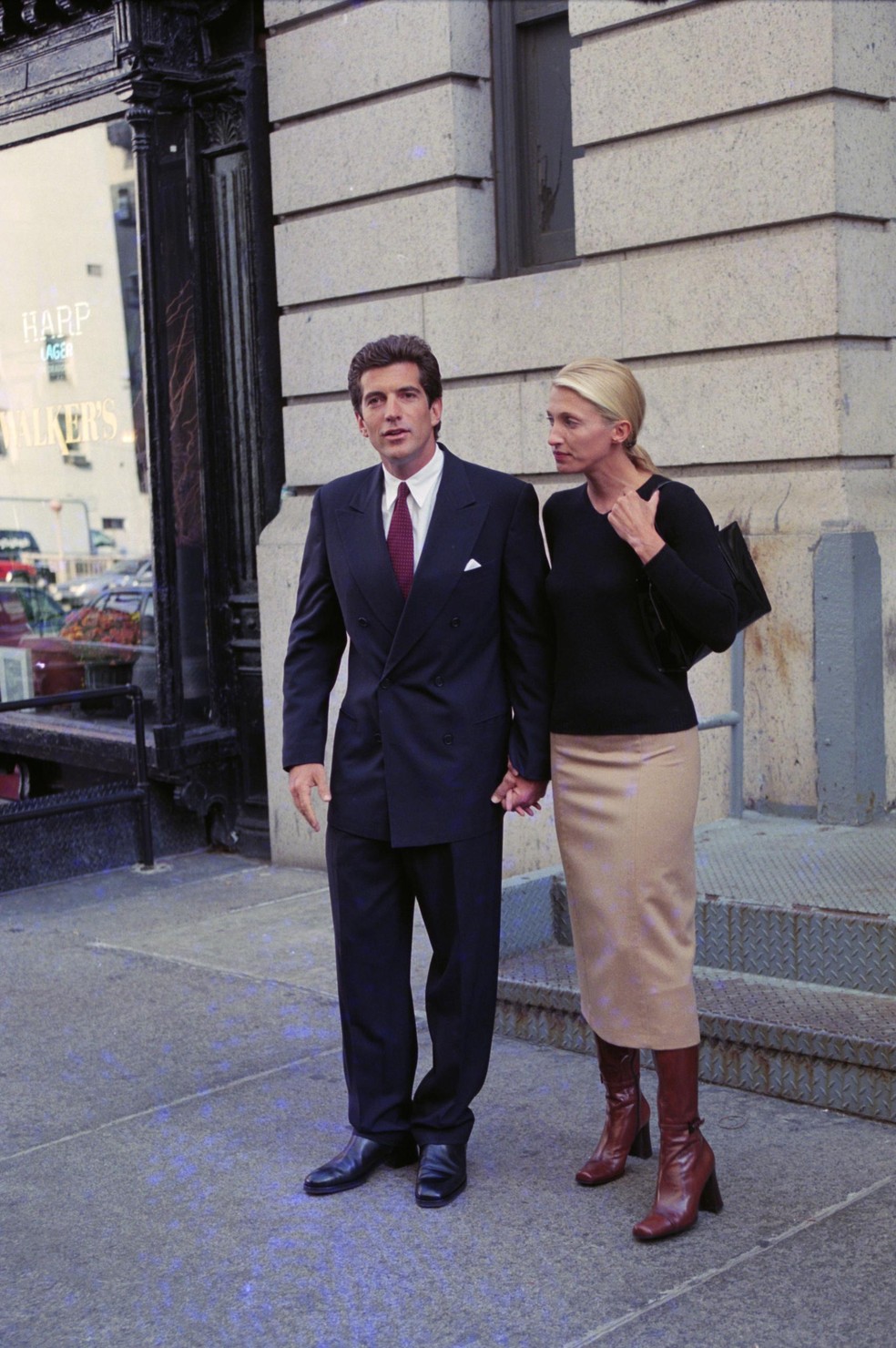 Carolyn Bessette Kennedy: o legado de estilo atemporal e minimalista