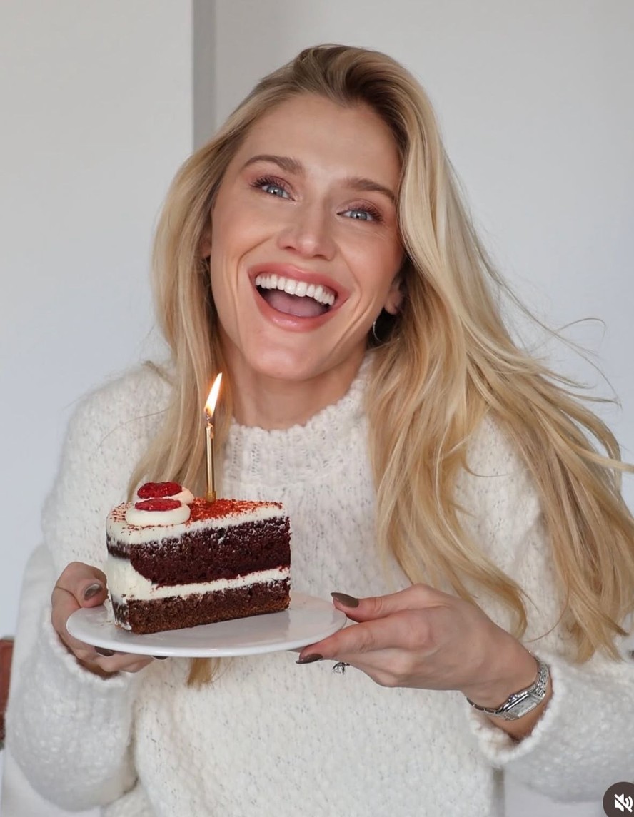 Celina Locks celebra aniversário de 34 anos