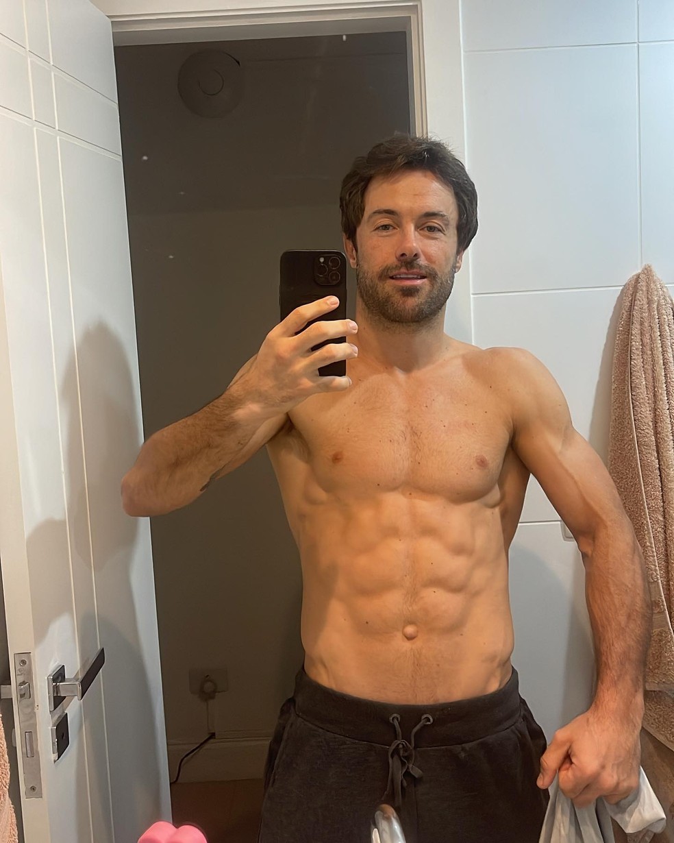 Kayky Brito incentiva fãs ao exibir resultados de treinos