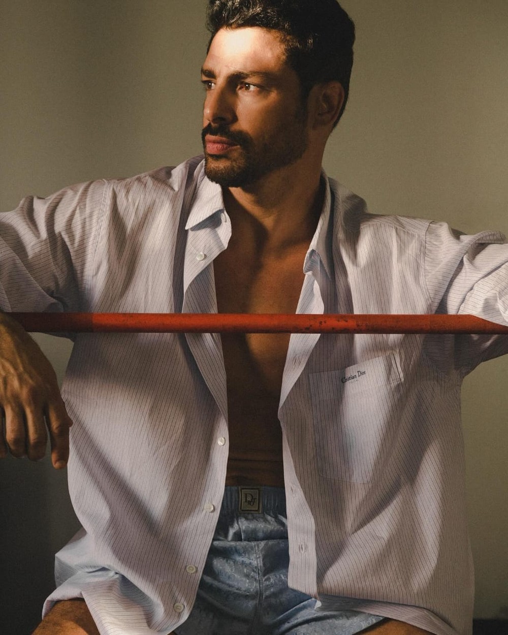 Cauã Reymond para a web com novo ensaio fotográfico