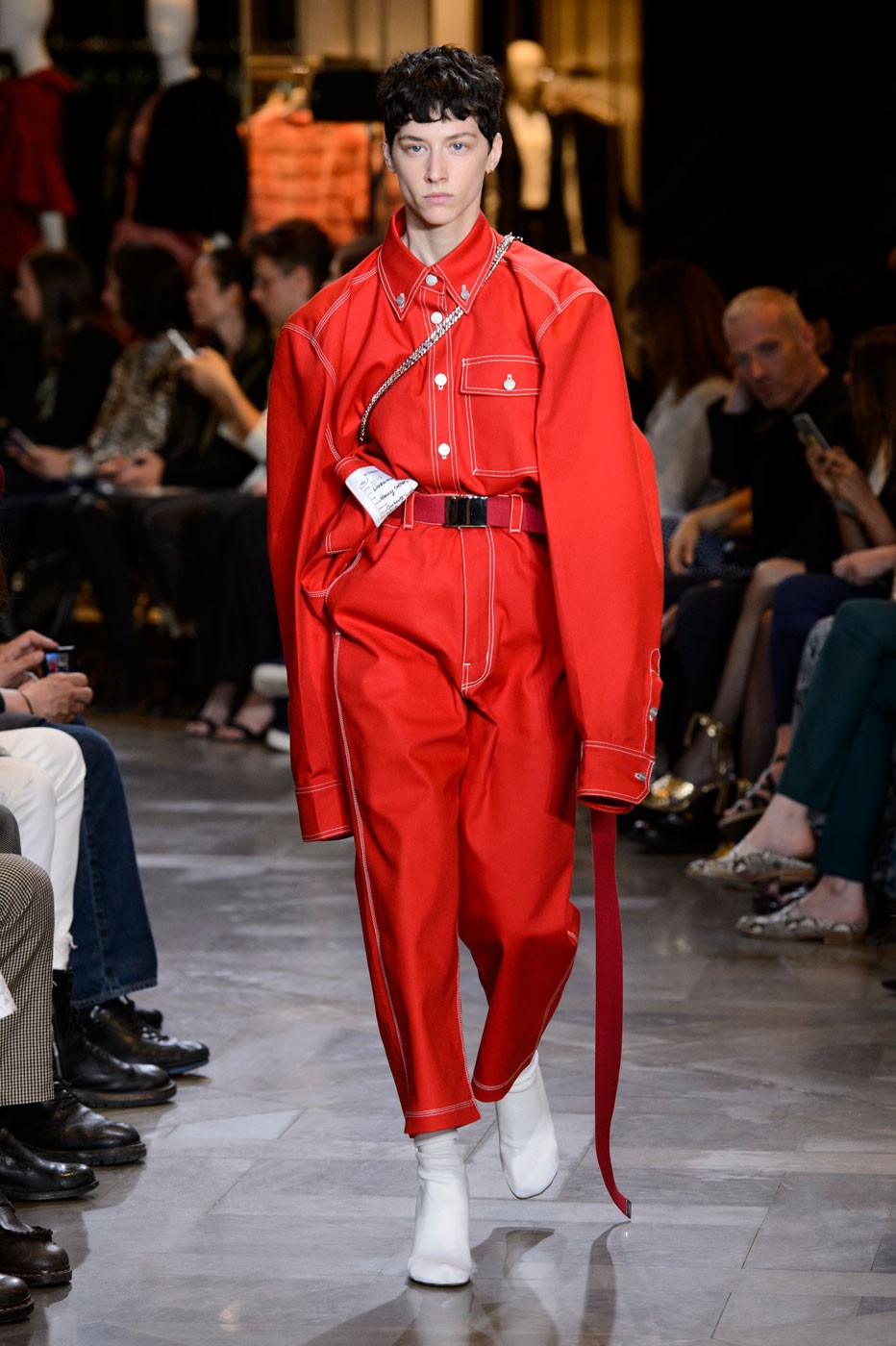 Vetements ocupa Galeries Lafayette com coleção repleta de parcerias