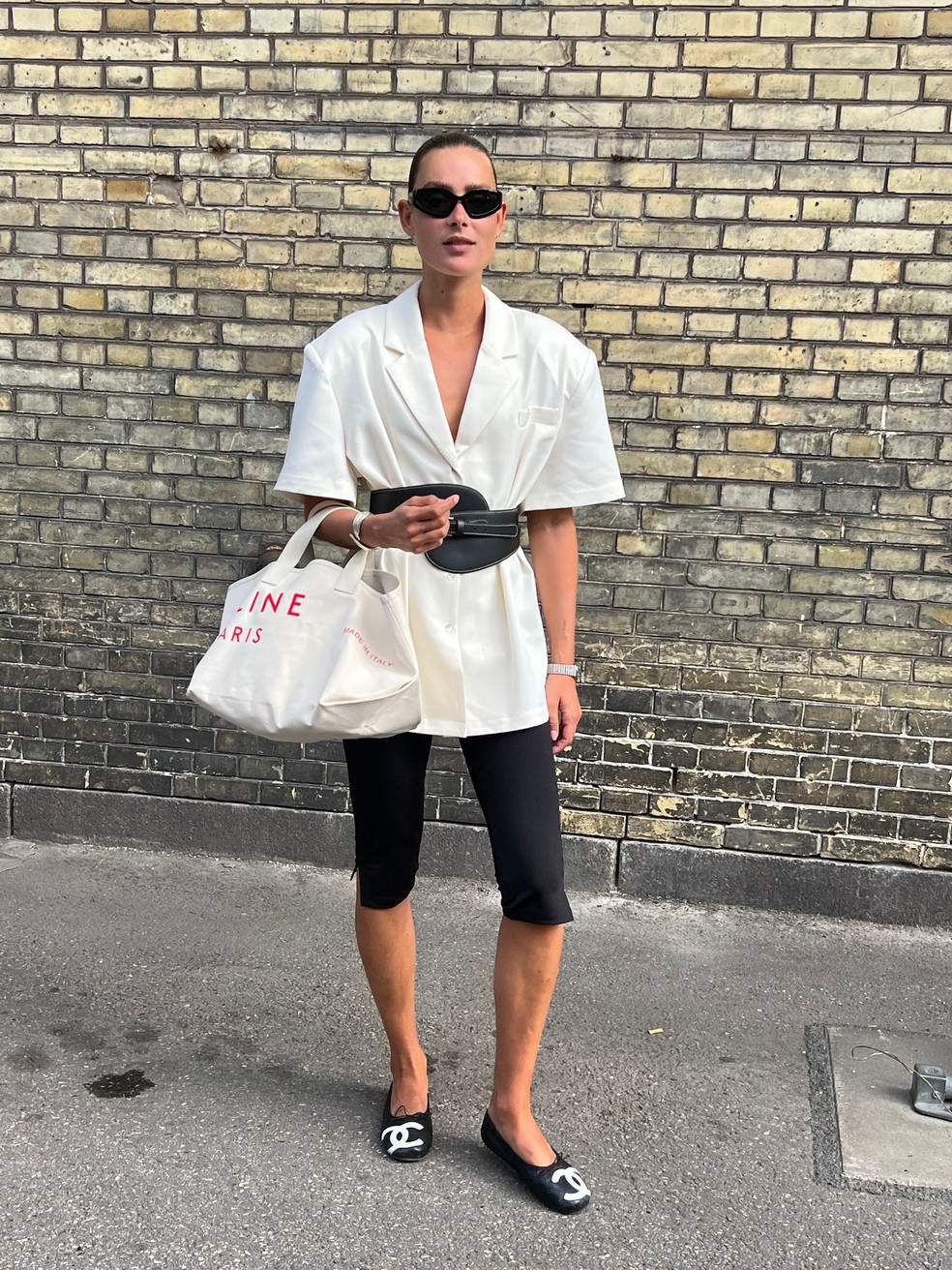 Neste verão a dica de styling é combinar calças capri com batas à la ...