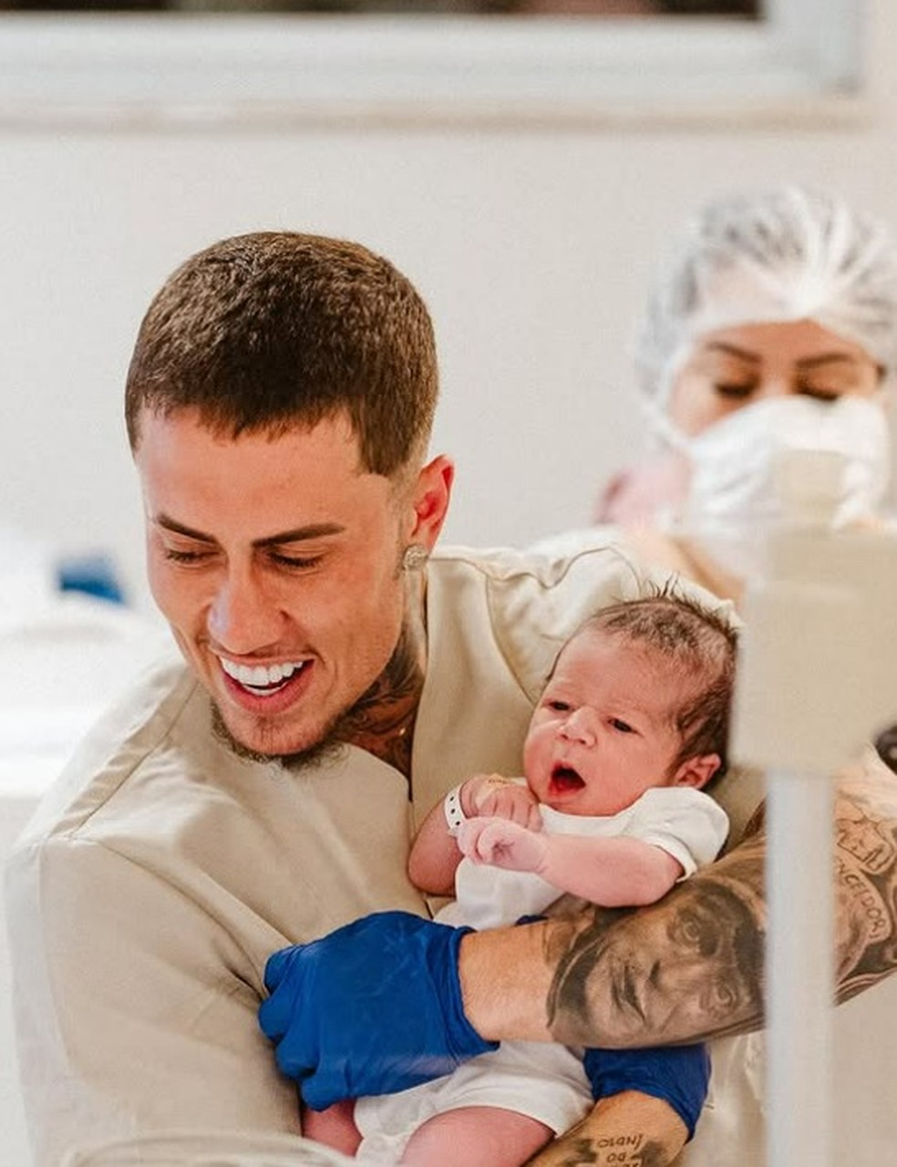 MC Daniel exibe momento fofo ao lado de Rás e se declara com música ...