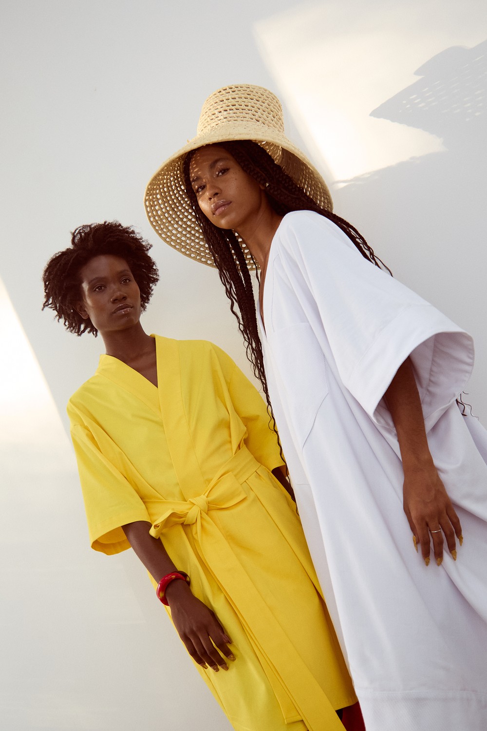 Um mergulho pelo backstage do desfile de Isaac Silva