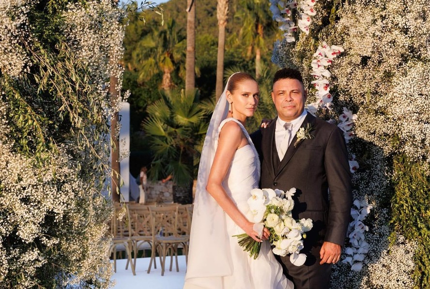 Por dentro da celebração de casamento de uma semana de Ronaldo e Celina ...