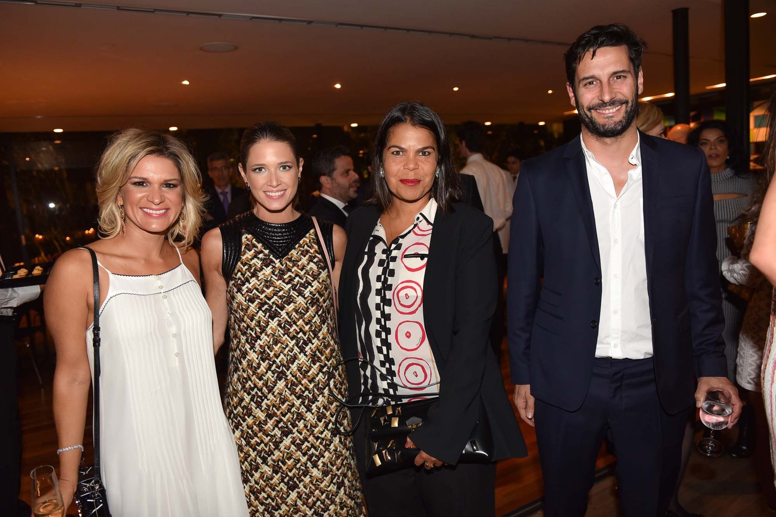 Louis Vuitton celebra vinda de Behati Prinsloo ao Brasil