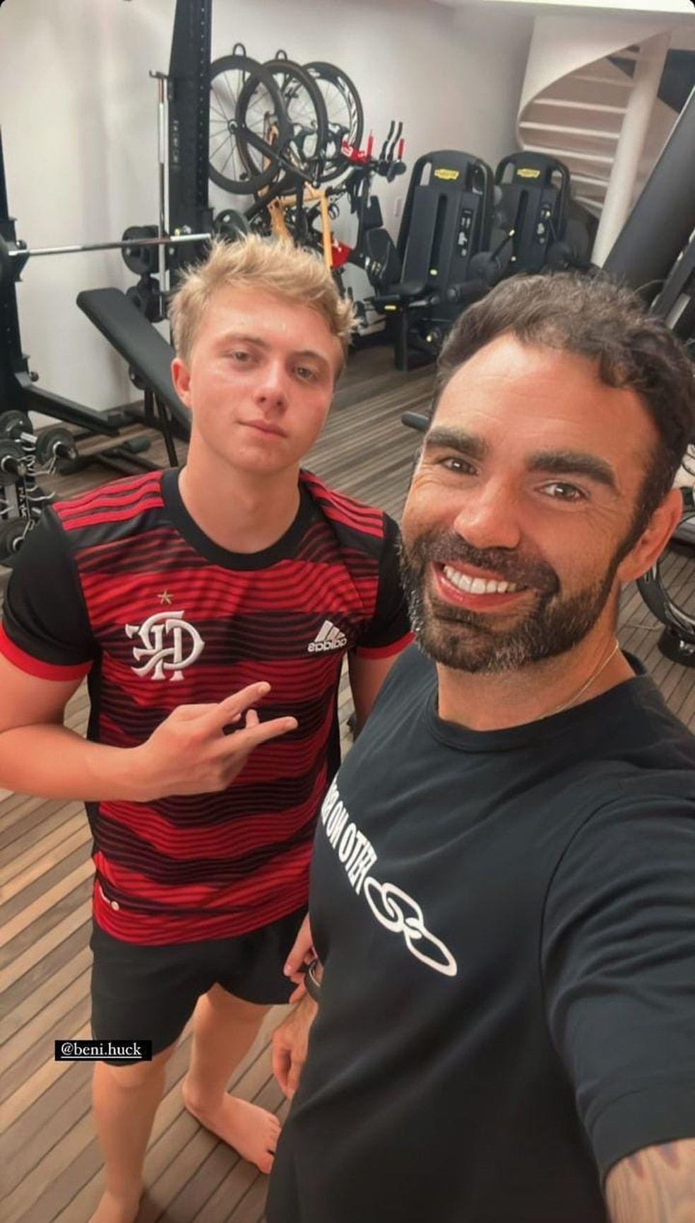 Benício Huck treina com personal dos famosos, Chico Salgado