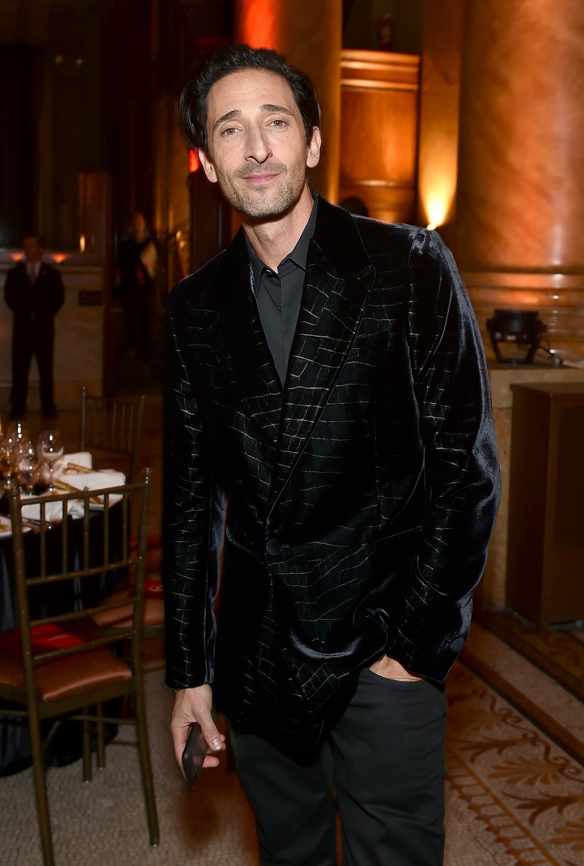 Adrien Brody vem ao Brasil para noite de gala da amfAR