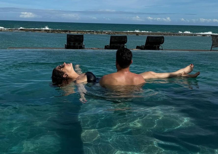 Thyane Dantas exibe momento romântico com Wesley Safadão